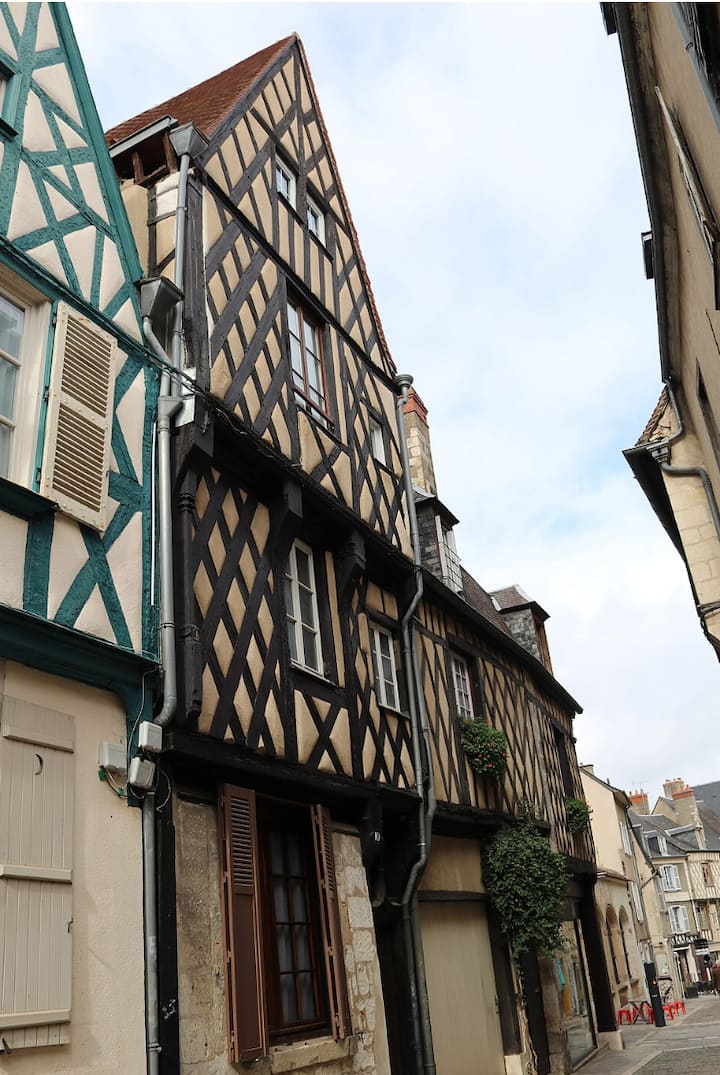 Sympathique Studio à Pan De Bois - Bourges