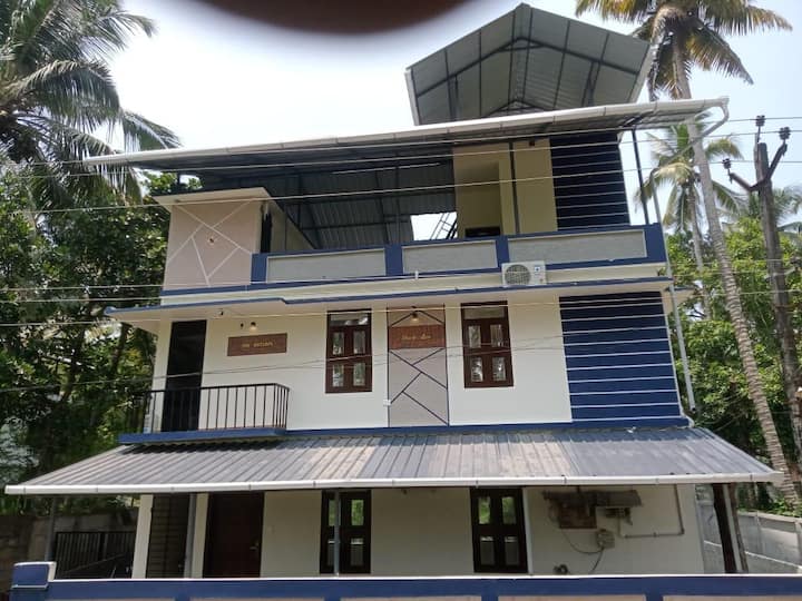 Guruvayur Cozy 1st Floor Haus 3km From Main Temple - Guruvayur
