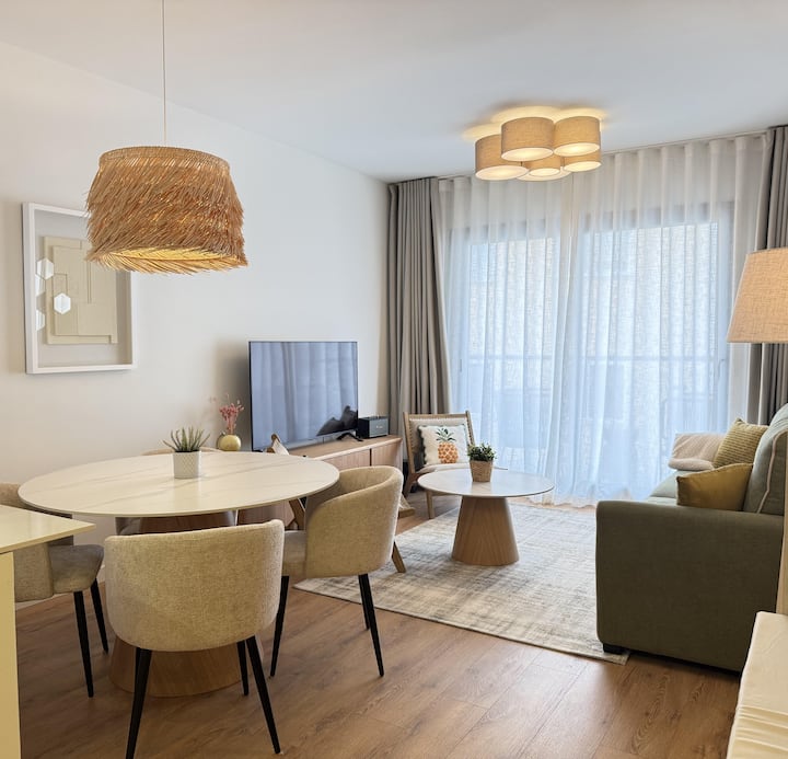 Elegant Beachside 2 Bedroom With Rooftop Pool - Estepona