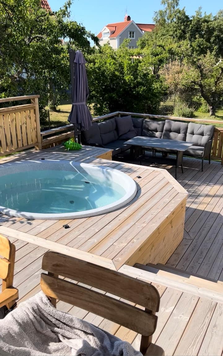 Villa Centralt Med Terrasspool - Kalmar