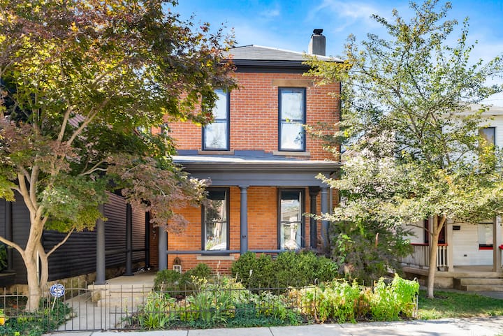 *New* Walk 2 Short North | Hot Tub | Easy Parking - Columbus, OH