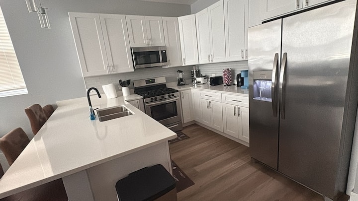 Group Friendly Combo Units 1 & 2 Chicago - Chicago