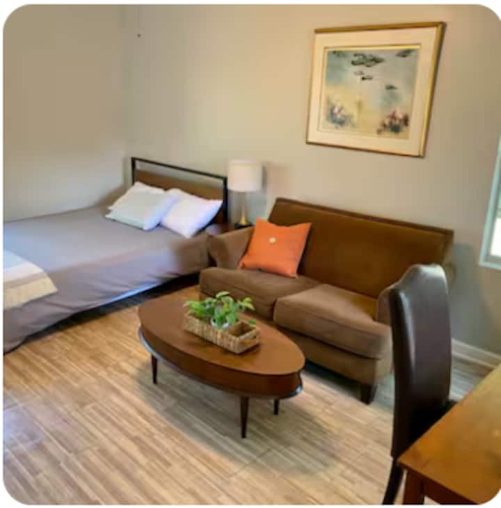 Chill Heights Hideaway - Houston, TX