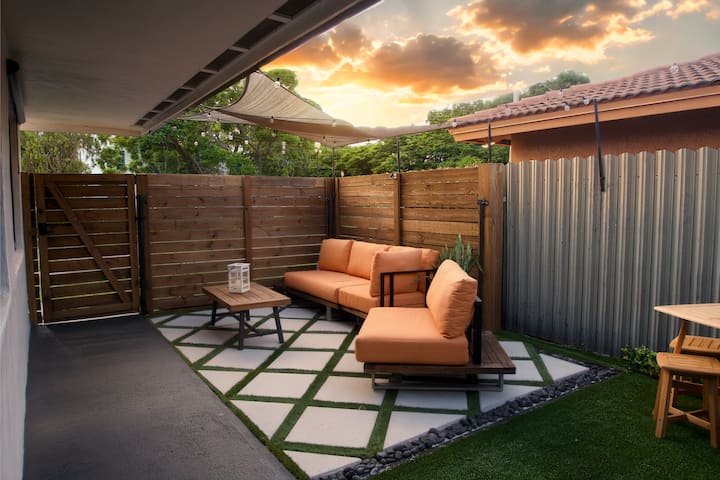 Downtown Villa W/king Beds-projector+bbq+patio+gym - The Bahamas