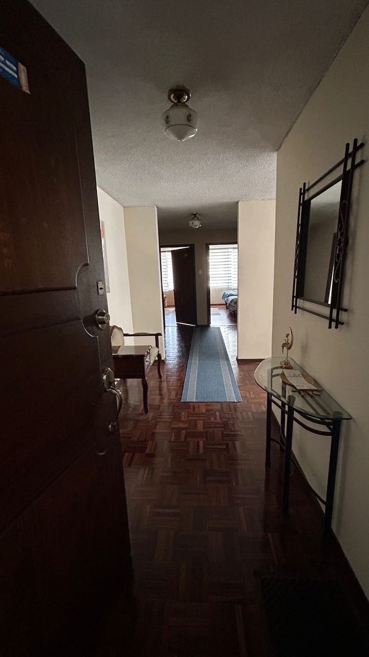 Apartamento Bolivar,5 Minutos Del Parque Carolina - Quito