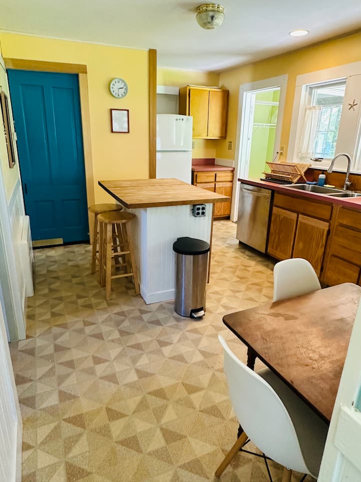 Shelburne Falls Riverside Suite - Greenfield, MA