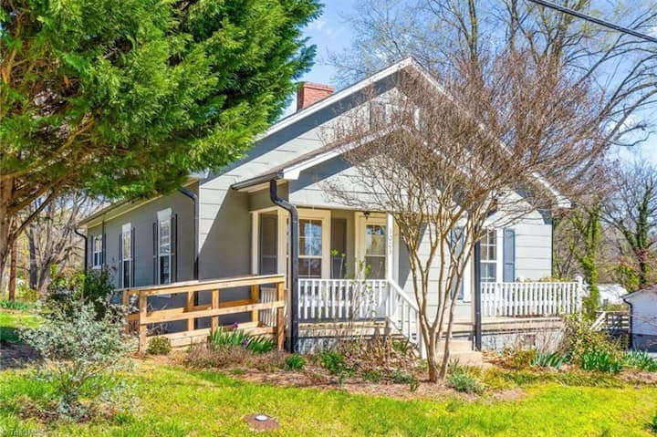 Cozy Home Near Elon And Downtown Burlington - Burlington, NC
