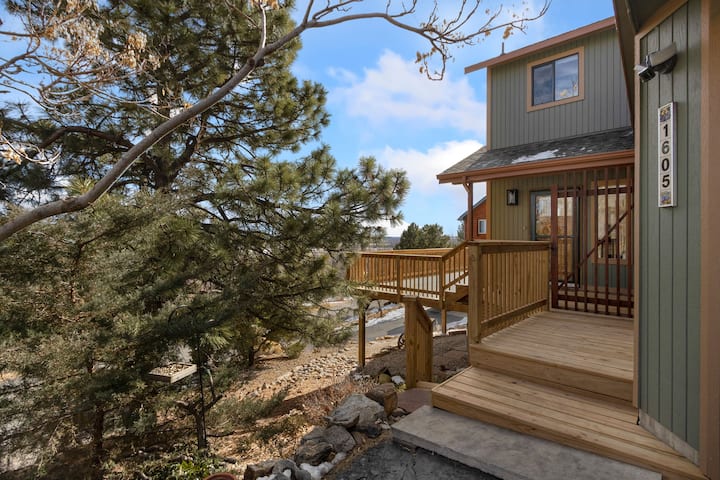 Modern Mountain Home With Views - Loveland, CO