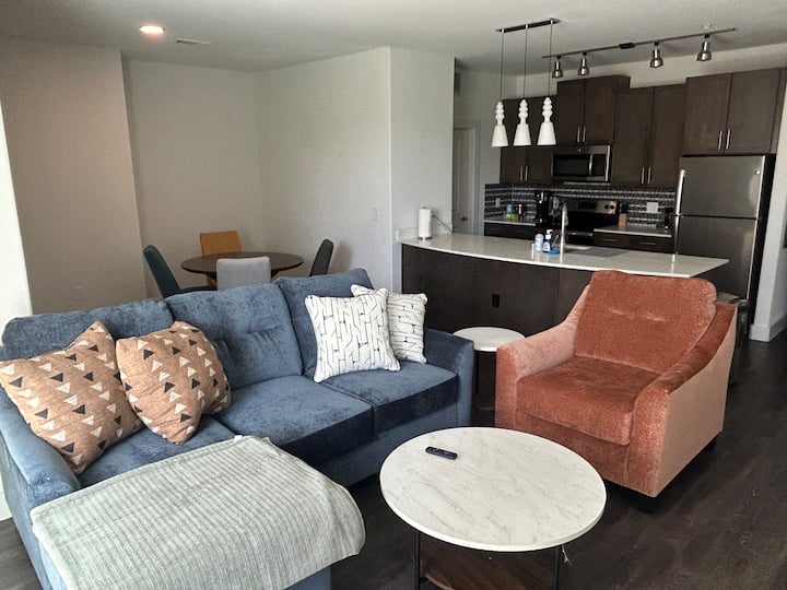 Modern Retreat @ Legacy West - Walk 2 Shop & Dine - The Colony, TX