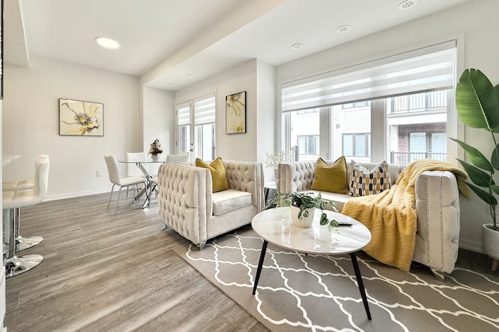 Newly Built Townhouse In Richmond Hill - Markham