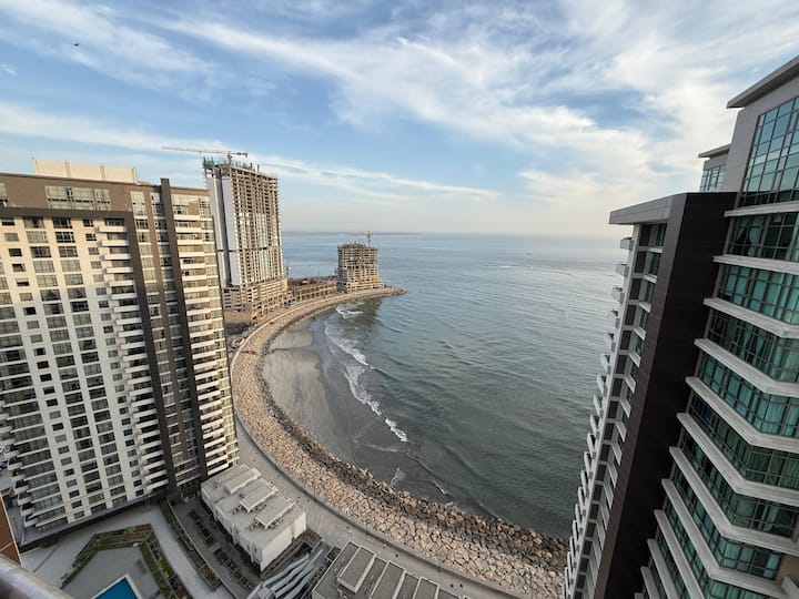 3bed Beachfront Appartment In Emaar Khi - Karachi