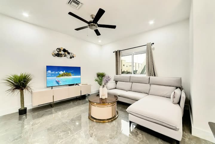 Brand New, Centrally Located, With All Amenities! - Cayman Islands