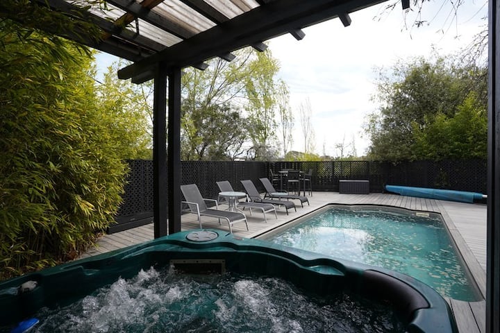 House + Studio, Pool & Spa, Sleeps 8 - Daylesford