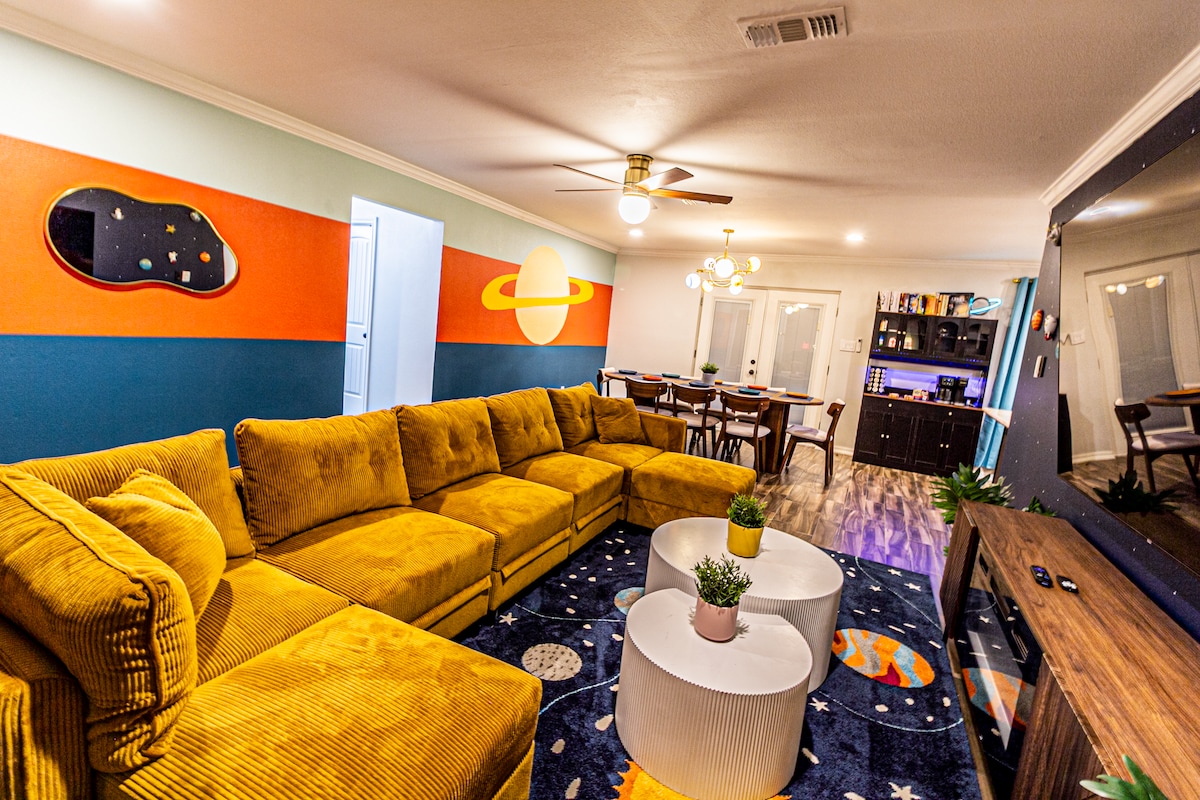 Fusée spatiale : spa + aire de jeux + jeux et plus encore! - Maisons à ...