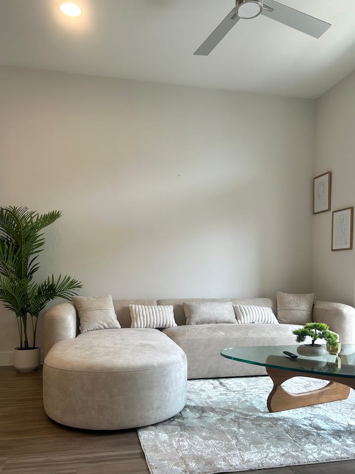 Modern 1br In Heights/memorial • King Bed • W/d - Houston, TX
