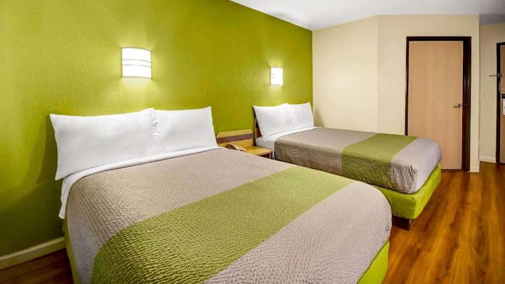 Lakeside Inn-hotel Near London Bridge - Lake Havasu City, AZ