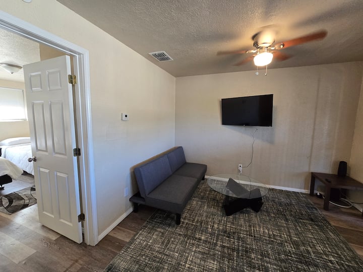 1 Bedroom Apartment Minutes From Freeway - Corpus Christi, TX
