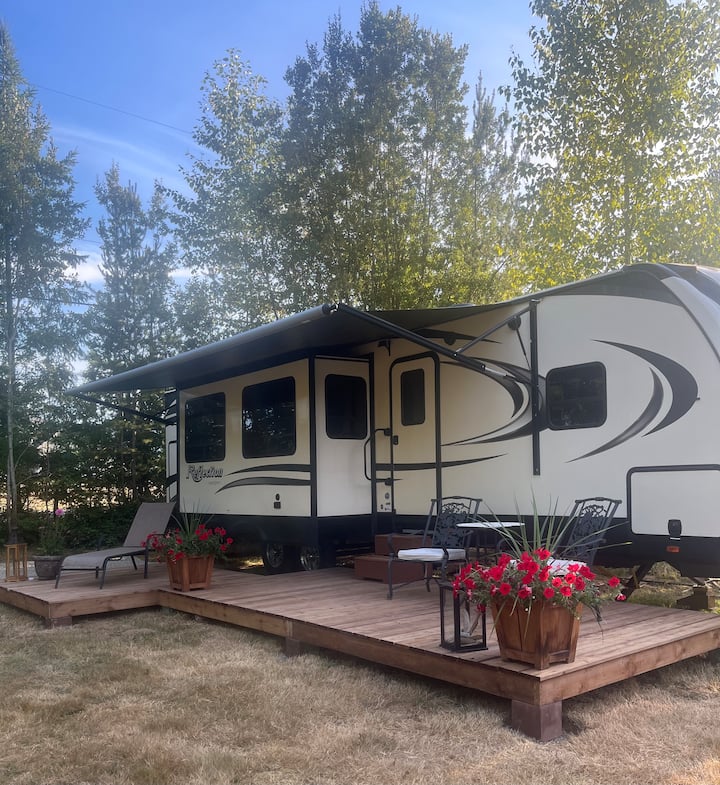 Beautiful Rv Retreat In Coombs, Bc - Parksville