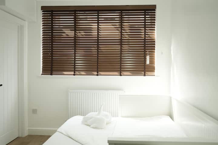 Concept Room 8 Superior Double | Enfield Town - Enfield