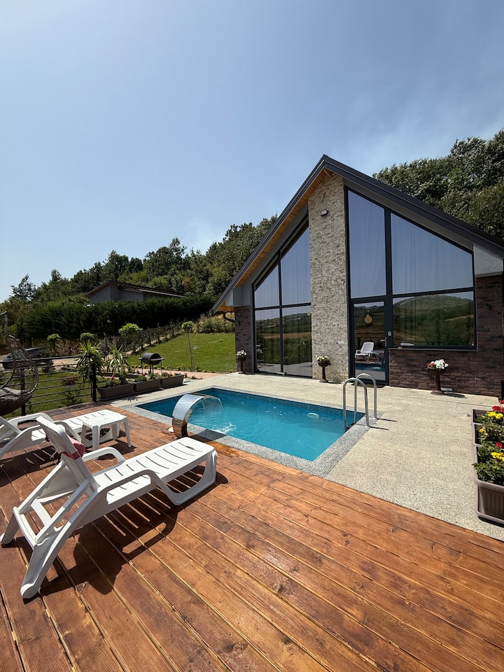 Villa Zeno – Relax With Pool, Garden & Nature - Kosovo