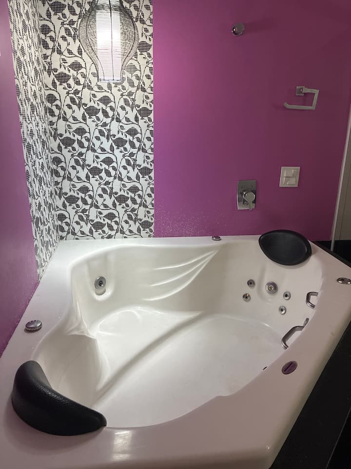 Lindo Sobrado Com Hidromassagem E Muito Conforto - Maringá