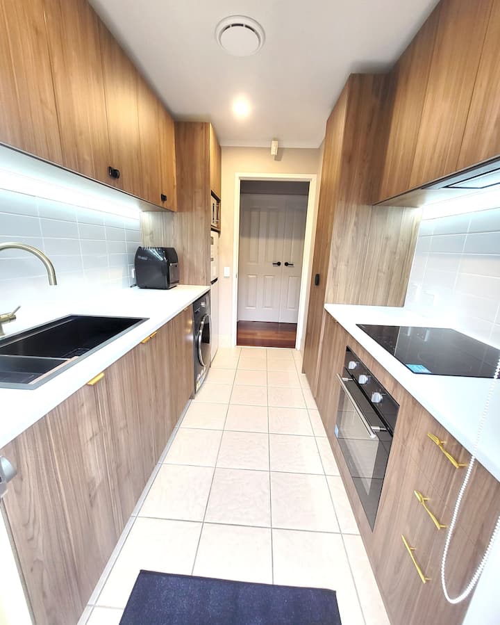 Private Room 1- The Minimalist Escape - Donnybrook