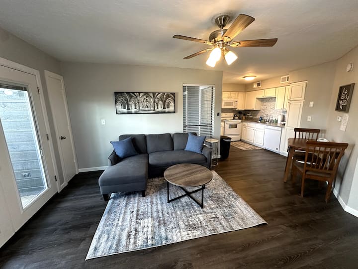 Convenient Cozy Flat - Oklahoma City, OK