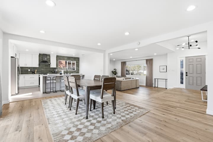 Pool Escape By Disney I Anaheim I Chapman U - Orange, CA