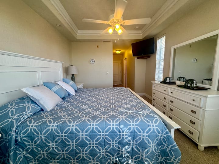 Live The Island Life At Condo Brezza Del Mare. - 베니스