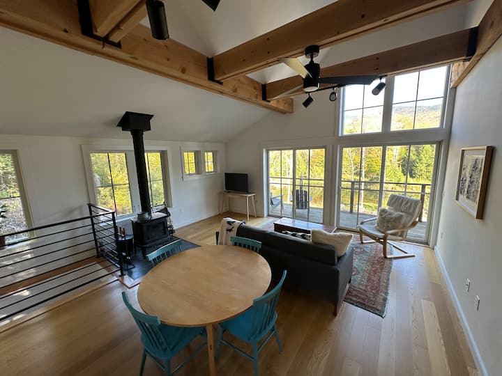 The Carriage House - Waterbury Village Historic District