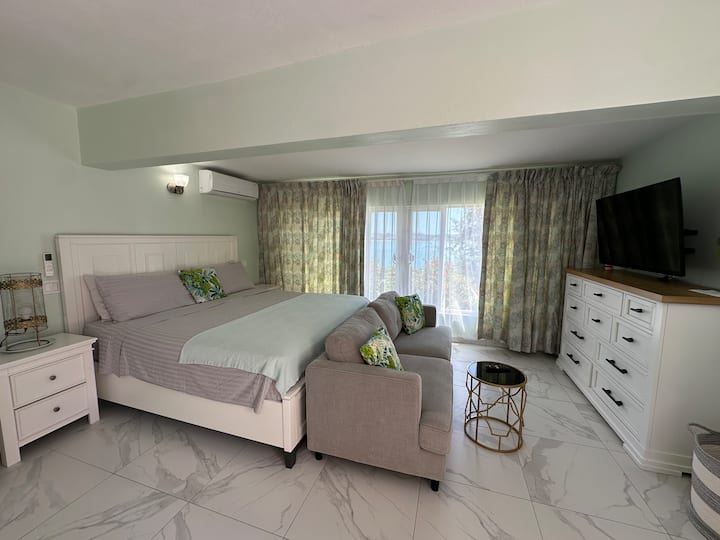 Beach Condo - Saint John's