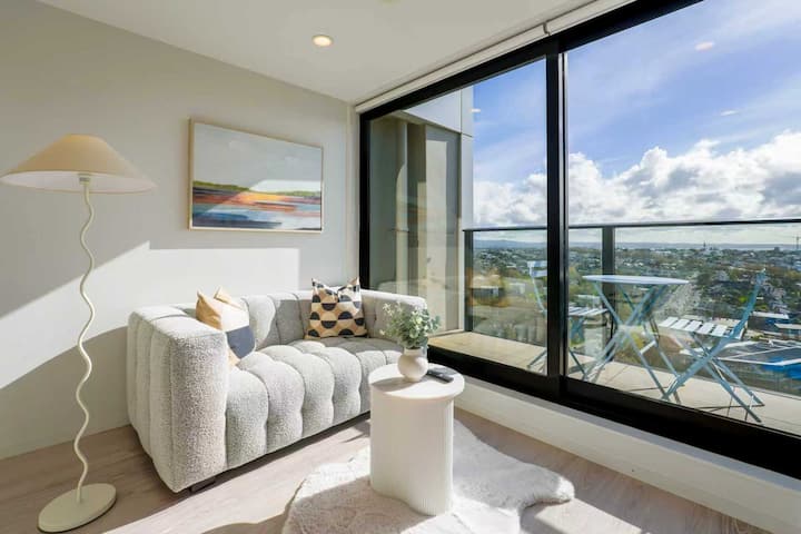 Sunny & Cosy Cbd Top-floor Getaway - Auckland