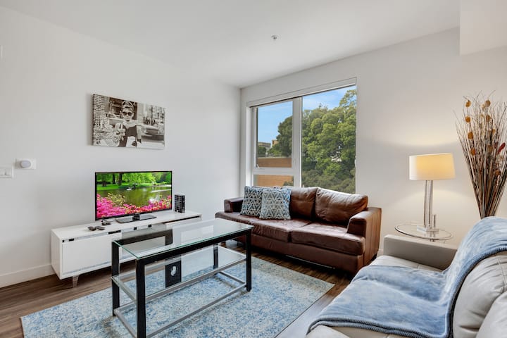 1 Bedroom W/free Parking, Pool &Gym In Downtown La - Florence Avenue – Los Angeles