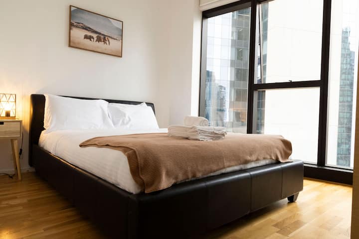 Pearl Tower Escape: 1br, Pool, Gym, Balcony - Melbourne