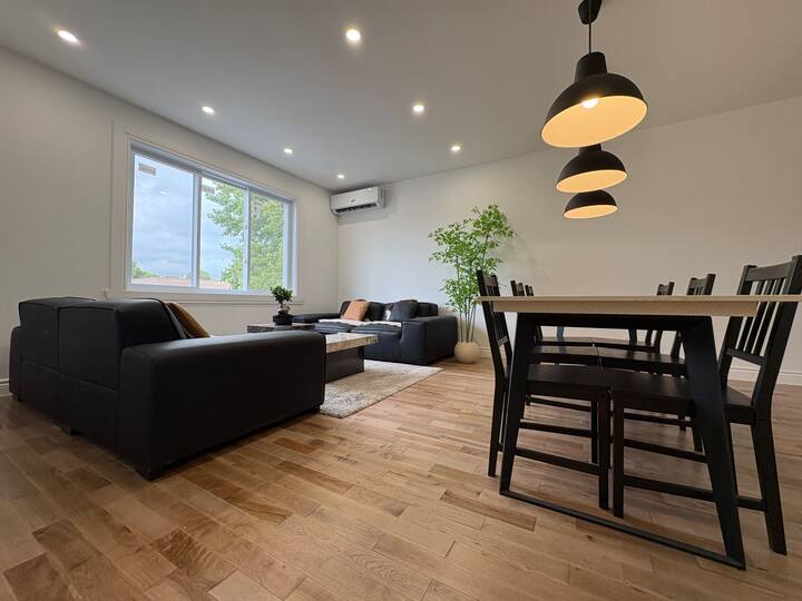 Bright 3br Upper Duplex W/ Patio – New Renovated - Montreal