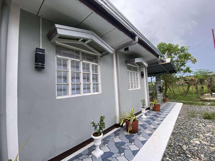 Affordable, 2 Bedroom Farm House, |10-13 Pax| - Alaminos