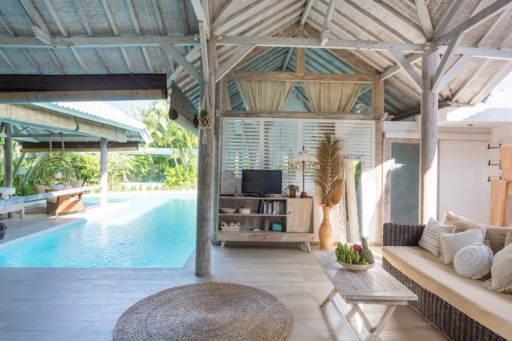 Tropical 3br Villa • Huge Pool • Prime Seminyak - Seminyak