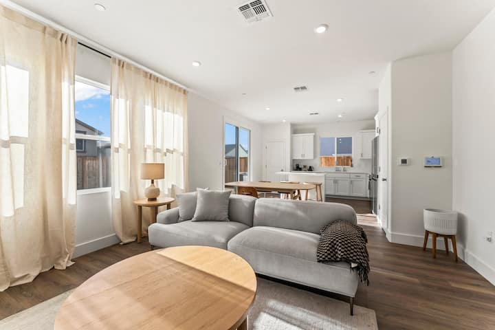 Monthly Stays 
American Canyon - Vallejo