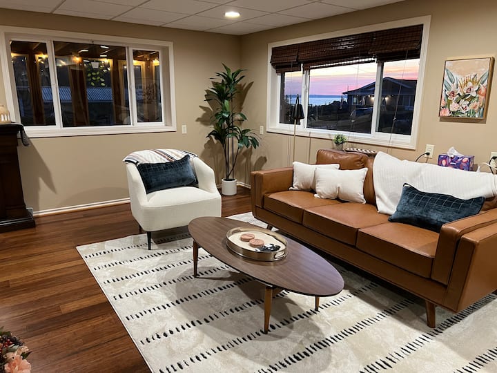 Private Guest Suite By Airport, Downtown, & Marina - Des Moines, WA