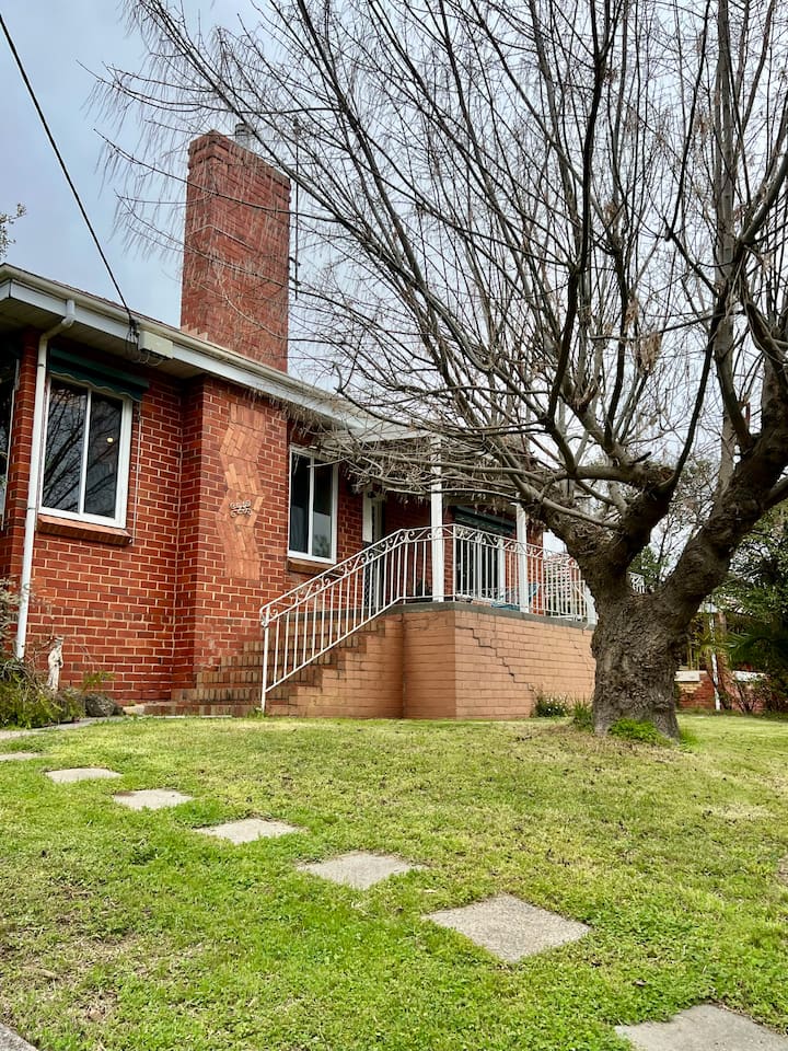 Home In Castlemaine. - Castlemaine