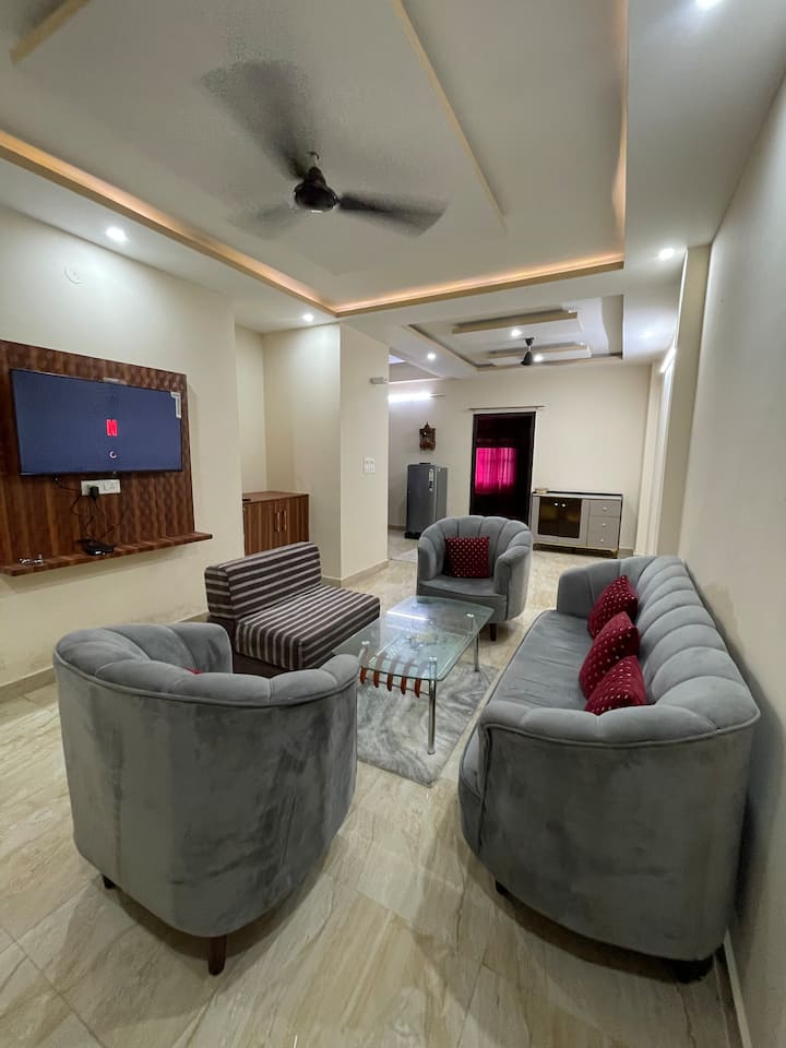 Himalayan Gateway Comfortable 2bhk Home In Doon - Dehradun
