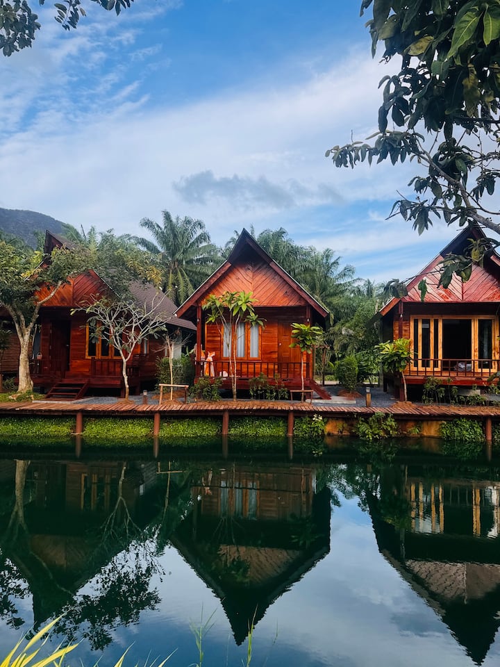 ธารคีรี บังกาโลวิวสวน R102 - Krabi