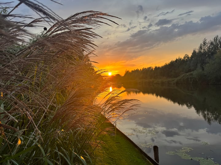 Luxury Romance & Wellness Suite By The River Linge - Zaltbommel