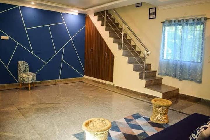 5bhk Duplex Low Price With Hill View Balcony - Tirupati