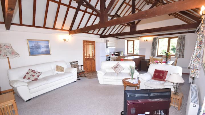 Hop Sack - Riverside Cottage With Pool - North Walsham
