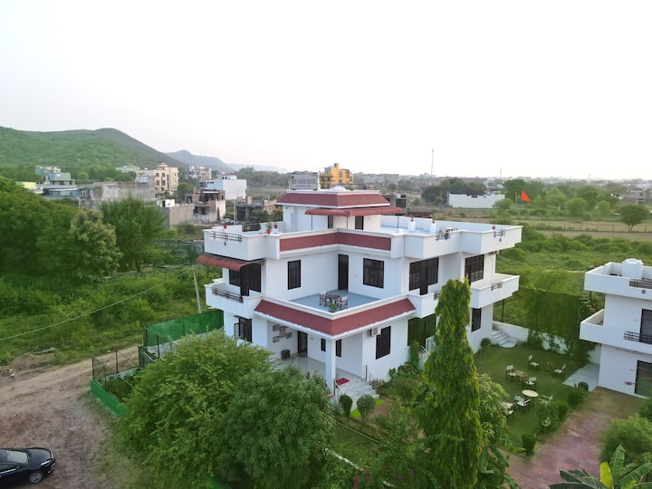 The Bagh Kothi - 5 Bhk Villa With Rooftop & Garden - Sawai Madhopur