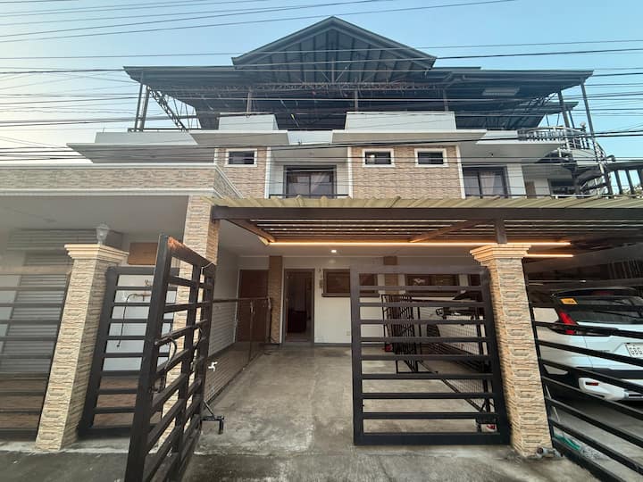 Main Highway 2 Air-conditioned Apartment - Baclayon