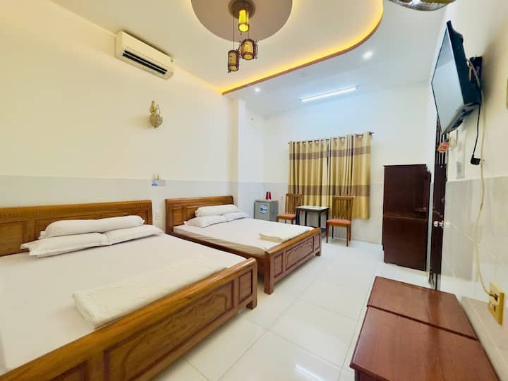 Phòng Deluxe 2 Giường đôI Cho 4 Người - Cà Mau