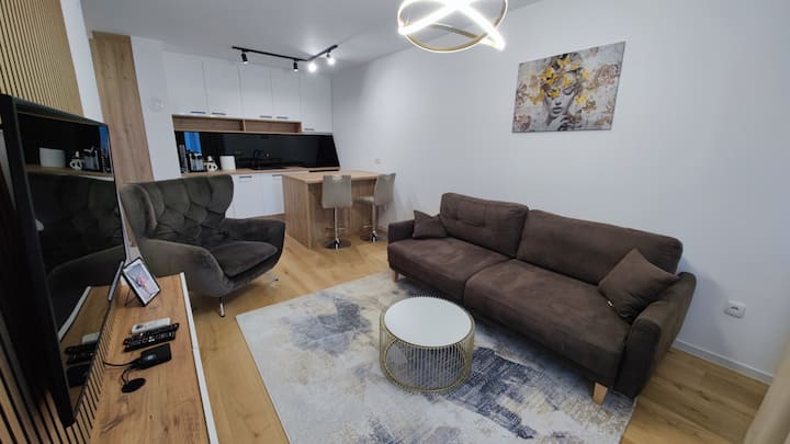 Heaven Luxury Stay - Free Parking + Prime Location - Sarajevo