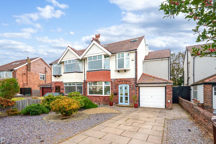 Golf At Dunbar Crescent, Hillside - Southport